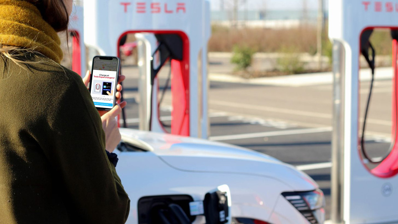 Tesla Supercharger aperti a tutti, ora anche in roaming con Chargemap ...