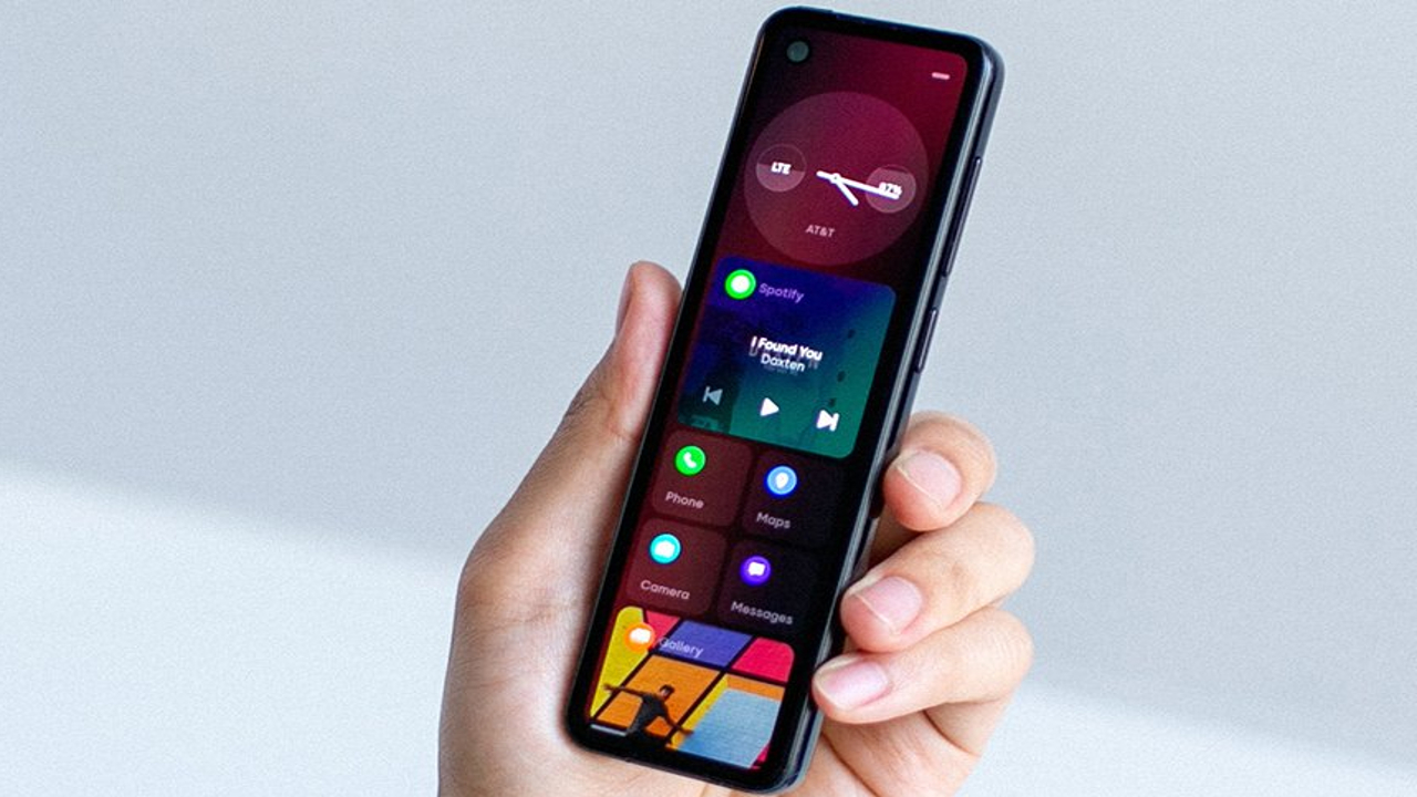 Essential: Andy Rubin mostra un nuovo smartphone lunghissimo ...