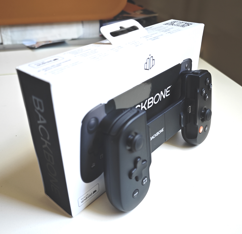 Backbone One trasforma lo smartphone in una console portatile ...