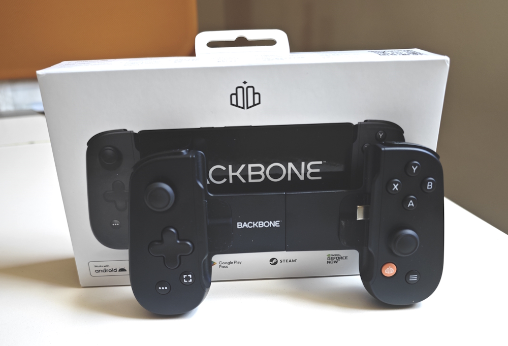 Backbone One trasforma lo smartphone in una console portatile ...